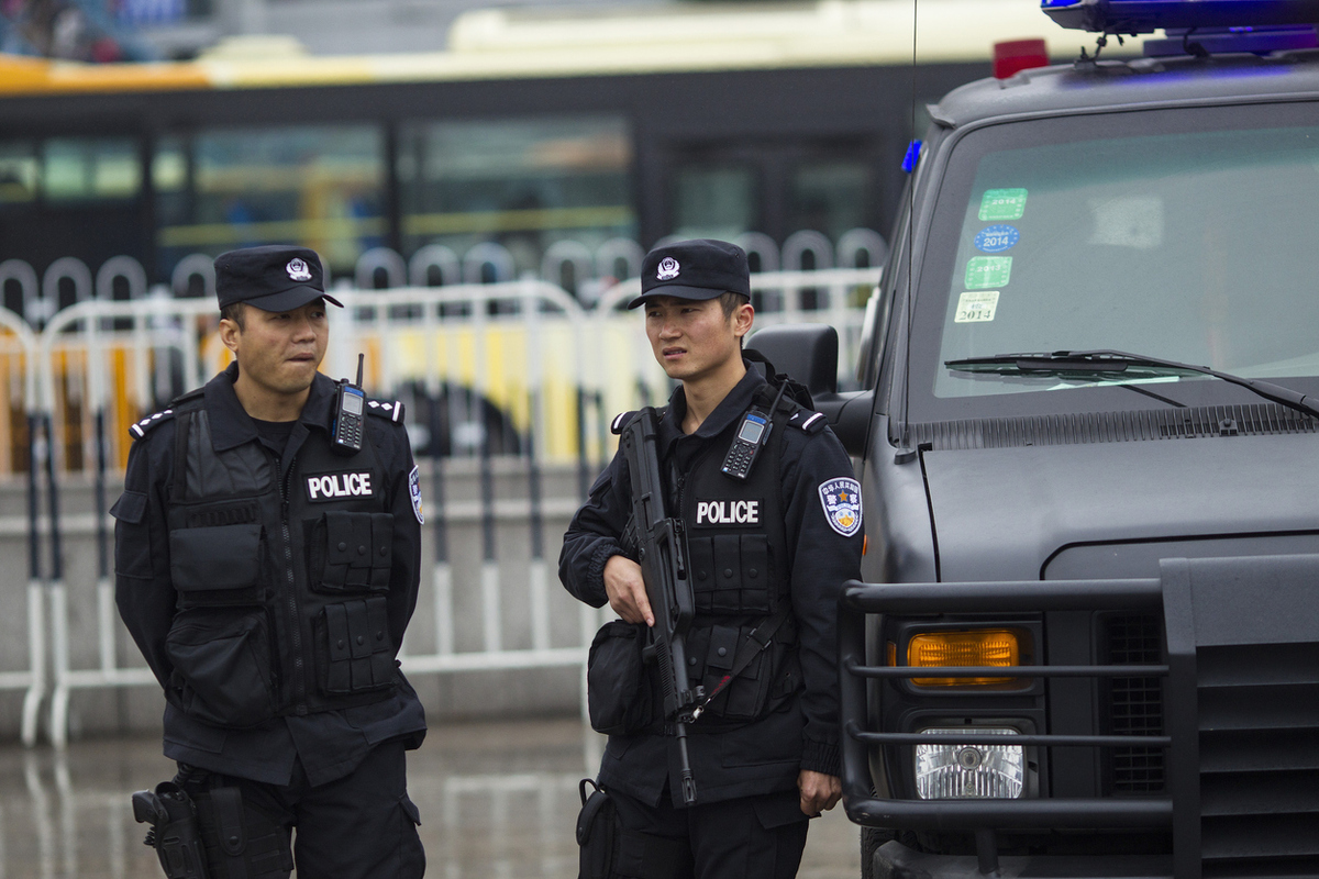 teiss - News - China sentences 11 crime syndicate leaders to death for ...
